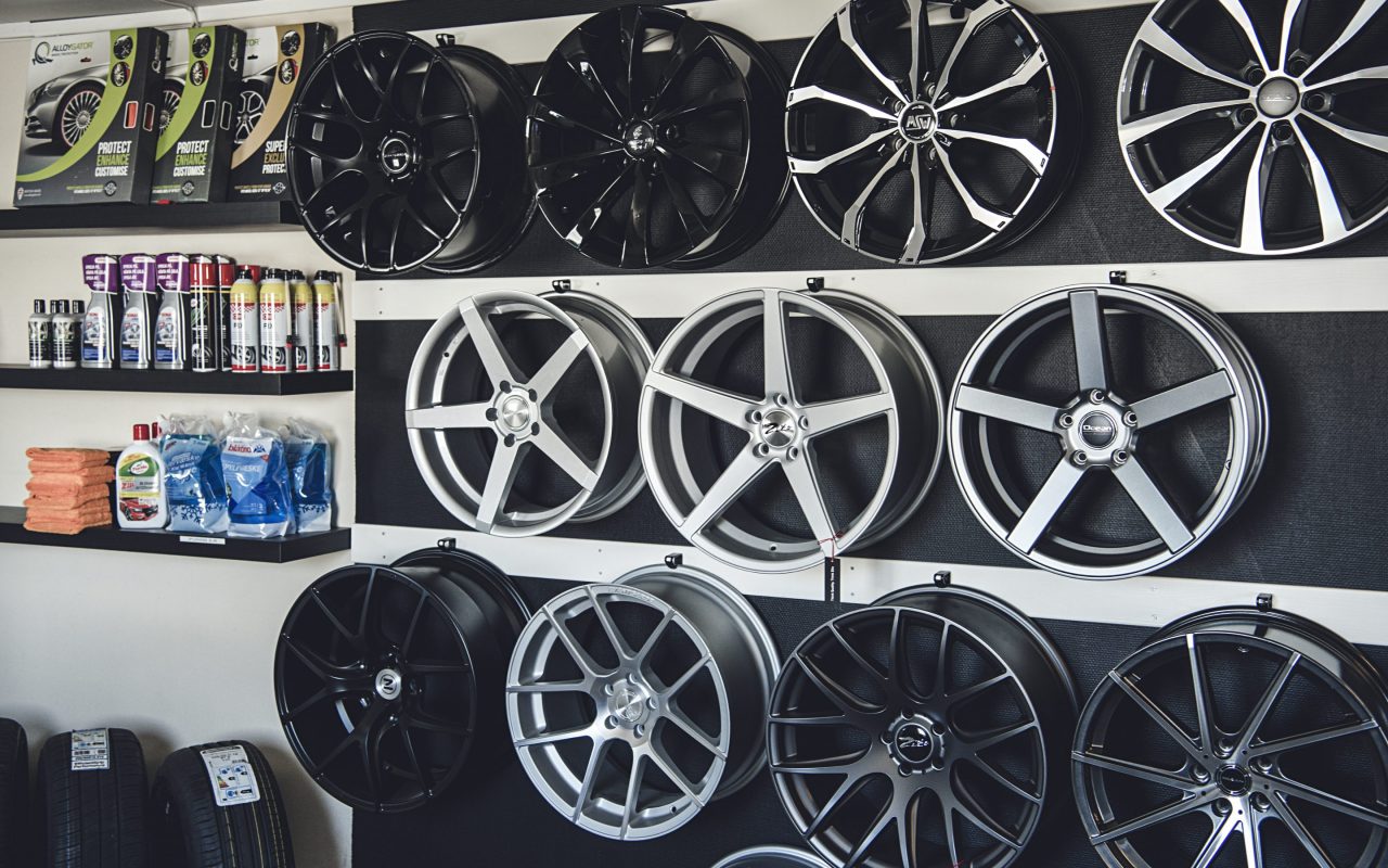 Lillestrøm dekksenter - Førsteklasses dekk, felger og dekkhotell